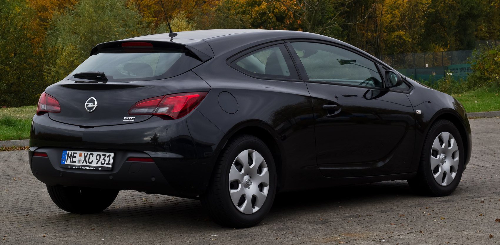 Opel Astra technical specifications and fuel economy